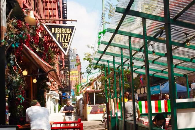 Plongez au cœur de Little Italy : histoire, saveurs et découvertes